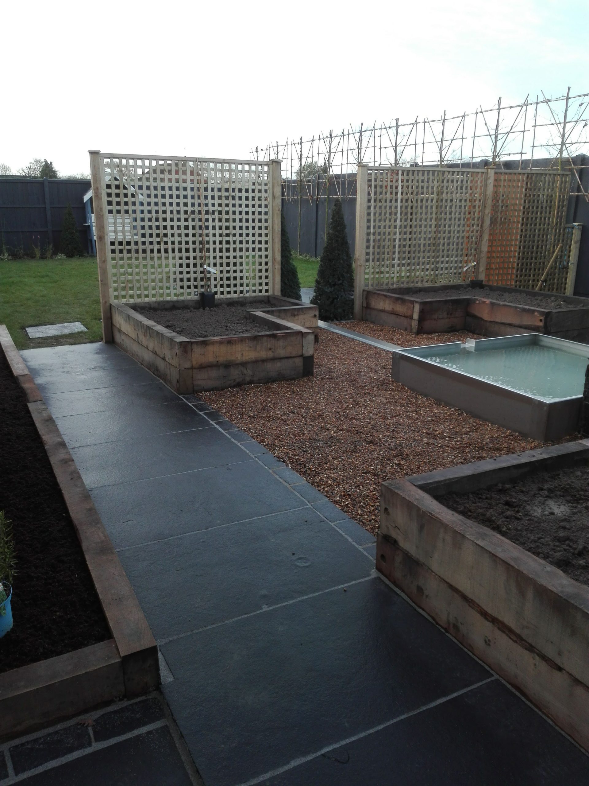 Contemporary Norwich garden - Hall Landscaping & Design
